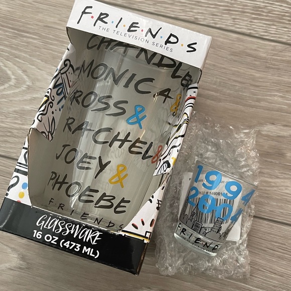 Kitchen | Nwt Friends Tv Show New York Skyline Year Shot Mini Glass ...